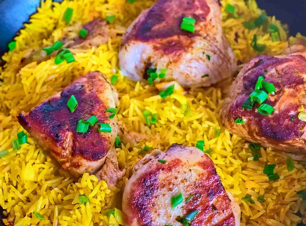 Perfect Chicken and Yellow Rice Skillet - Marco Food